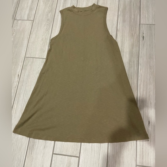 Free Assembly | Dresses | Free Assembly Sleeveless Mick Neck Swing ...
